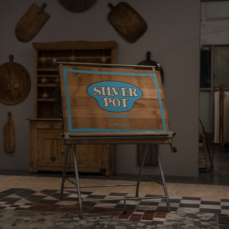 남양주 간판 스테인리스 조명 간판 페인트 스텐실 간판 입간판 Siver Pot 카페 간판 제작 및 시공