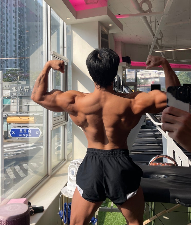 Hunch Back (Thoracic Kyphosis) -굽은 등 (흉추 후만증). 해결 해줄 수 있는 근육이 있다! : 네이버 블로그