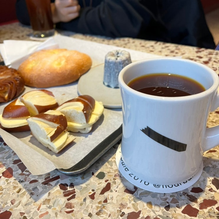 신사가로수길 카페 빵순이는 못참지 존맛 베이커리 카페 플라워베이커리 가로수길점 네이버 블로그