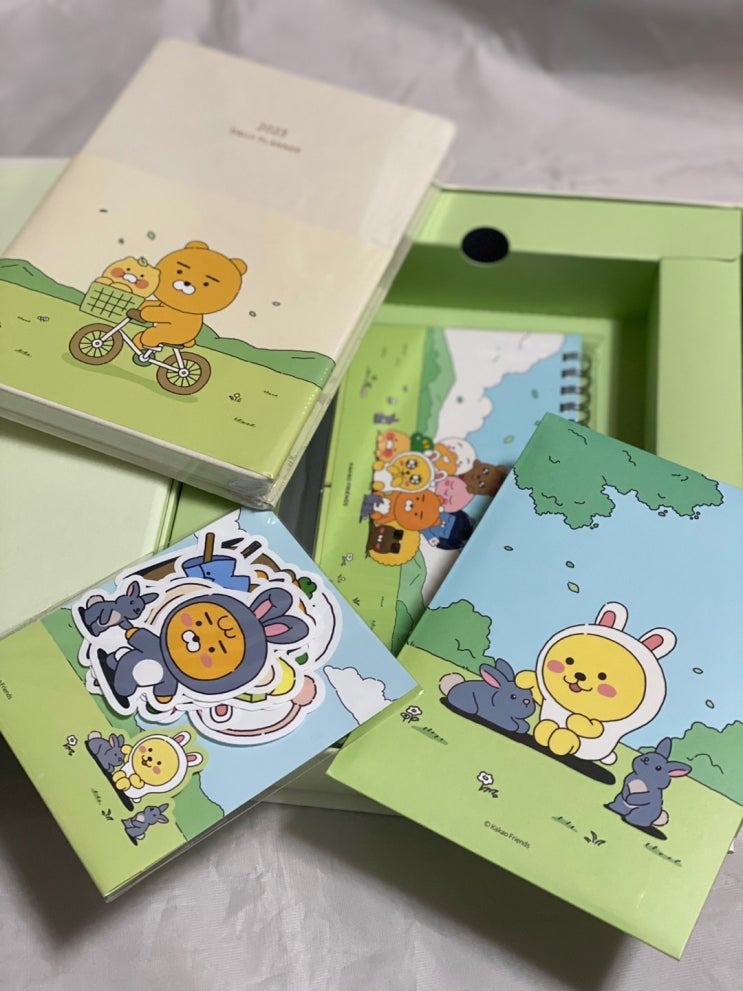 2023년 카카오프렌즈 라이언 다이어리 & 미니 달력 세트 (다이어리/미니탁상 달력/스티커/일러스트 엽서) : 네이버 블로그
