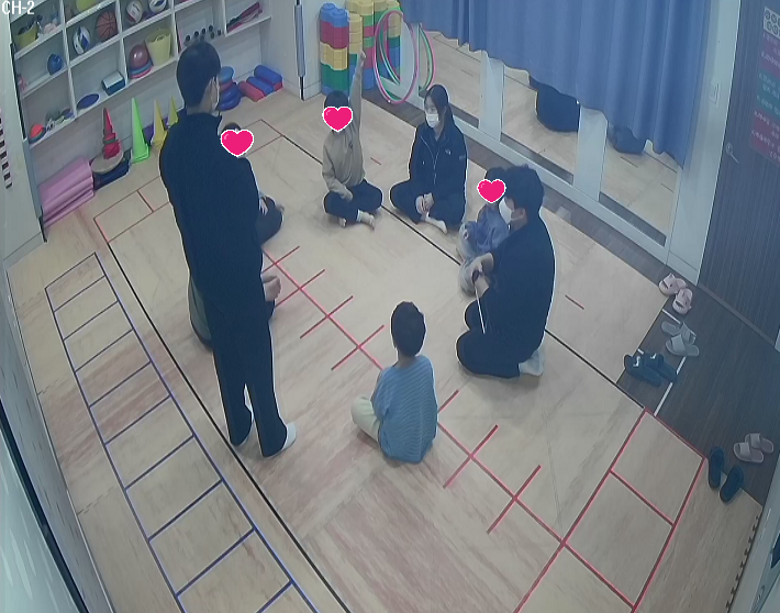 동탄 화성 병점 오산 용인 그룹 사회성 프로그램 장애물을 피해 숟가락으로 탁구공 옮기기팀전 And 누가 소리를 내었는가게임