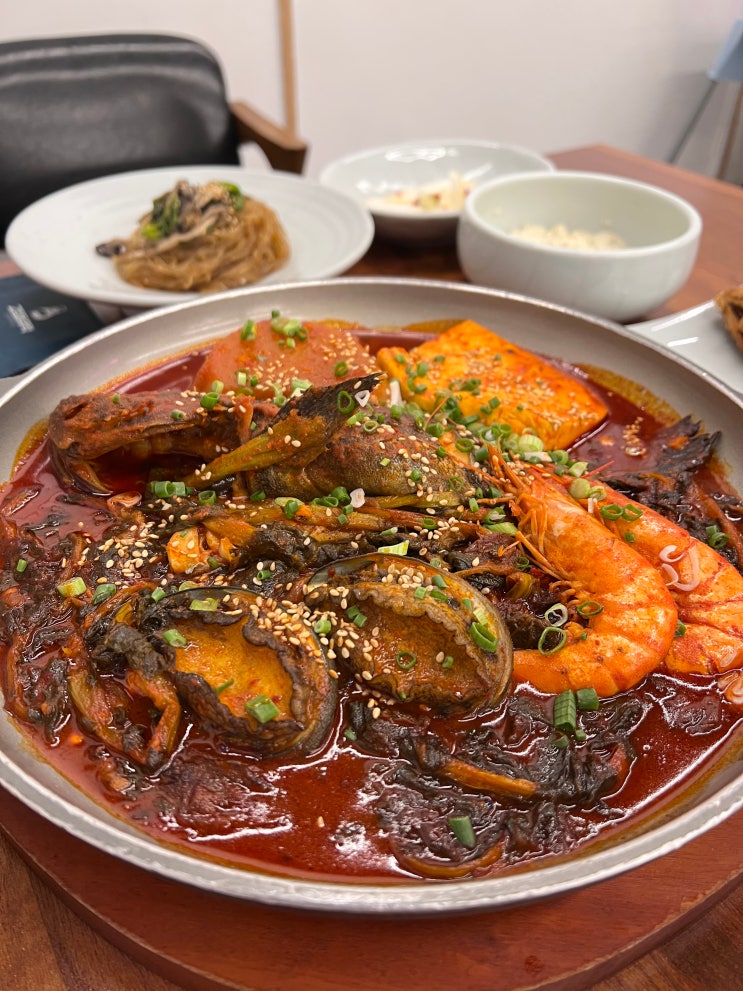 제주도여행 2022년 제주도 두 달 살이 기록쪼끄뜨레 카페원웨이 중문색달해수욕장 고집돌우럭 카페바나나 찰스앤바비