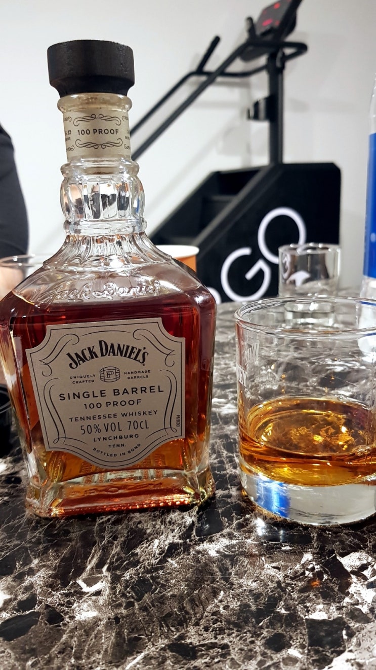 '잭다니엘 싱글배럴 100 PROOF(JACK DANIEL'S SINGLE BARREL)' 내돈내산 시음기. Feat.고급진 ...