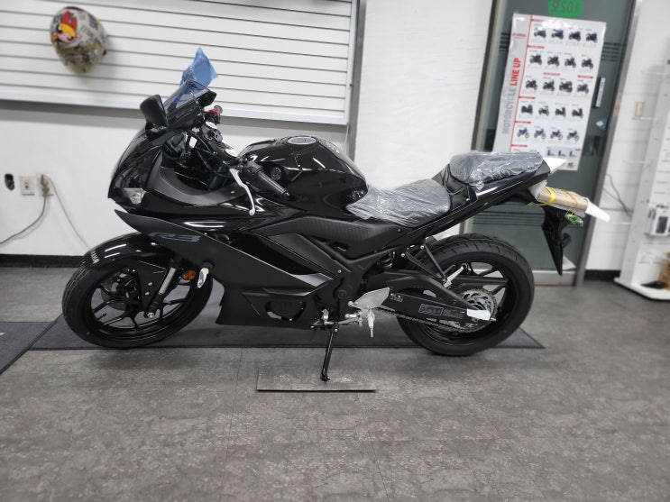 R3신차 야마하 쿼터급 Yzf R3 현금프로모션카드구매시 프로모션 공지해드리며 롯데카드 60개월 할부 구매 가능합니다