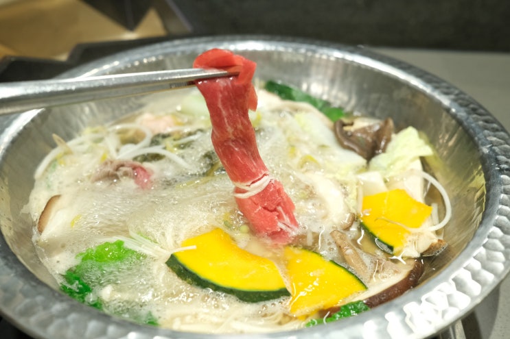 여의도 더현대서울맛집 강호연파 밥굽남 아쉬운리뉴얼 여전히 맛난 강호연파샤브샤브~ 식후 별다방~ With 후지x100v