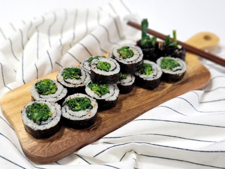 방풍나물 김밥 제철 방풍나물 무침 데치는 시간 봄나물 요리 네이버 블로그