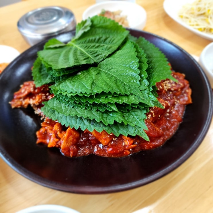 일산 대화 킨텍스 맛집 겉만 보고 판단하지 말지어다제육볶음 황치 칼국수 정말 맛난 황치제국 일산본점내돈내산 네이버 블로그