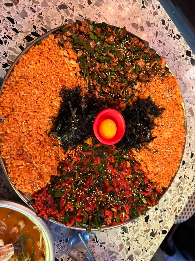 건대입구역 핫플 건대 술집 육회꼬막비빔밥이 유명한 맛집 단골손님 건대점 Feat 건대입구 소개팅 데이트 헌팅