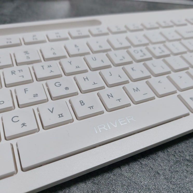 아이리버 블루투스 키보드 EQWEAR-MVS7000 한달 사용 후기 -내돈내산 : 네이버 블로그
