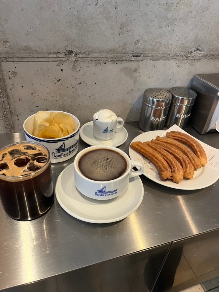 서울 용산구 한강진역 카페한남동 츄러스 맛집 보닐라츄러스 한남점 금요일 웨이팅 네이버 블로그