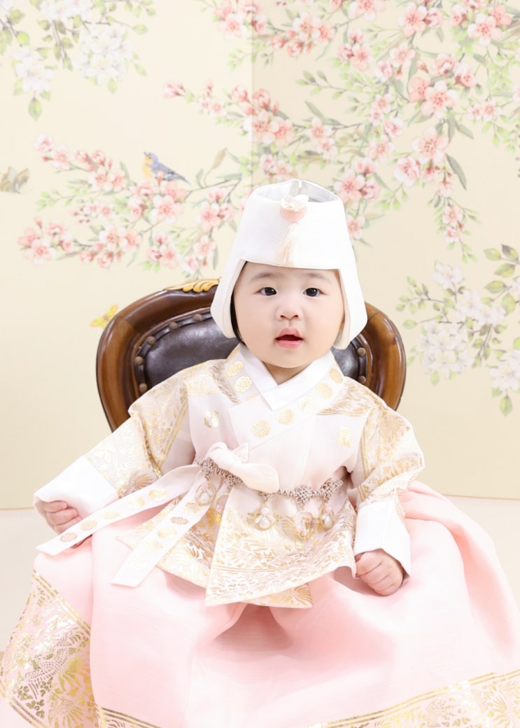 소중한 우리 아이 예쁜 한복 입고 특별한 컨셉 한컨셉 오만 원으로 저렴하지만 퀄리티 있게 스튜디오 시소에서 촬영했어요 네이버 블로그