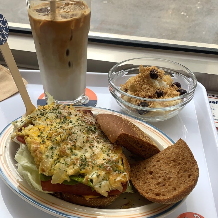 애견동반 가능한 부산 전포 브런치 카페 오픈식 샌드위치 맛집 코쿠씨 네이버 블로그