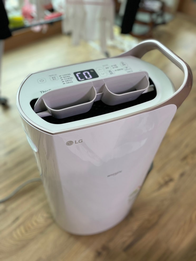 LG 휘센 제습기 골드 대용량 LG전자 제습기 20리터 사용후기DQ202PGUA 자동건조 DQ203PECA부모님 선물 아기빨래 아기옷건조 필수템 장마철 육아용품 : 네이버 블로그