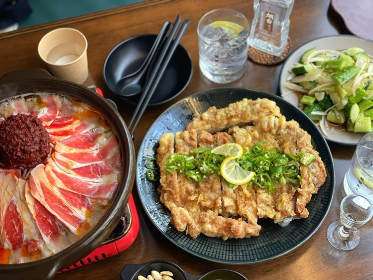 홍콩감성 넘치는 이국적인 분위기 천안 두정동 맛집 술집 용용선생 네이버 블로그
