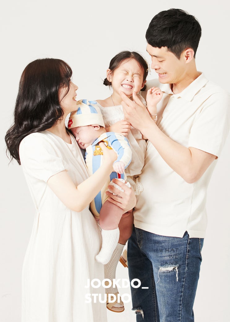 가정의달 포항 가족사진 저렴하게 잘 찍는 곳 죽도동작업실 네이버 블로그