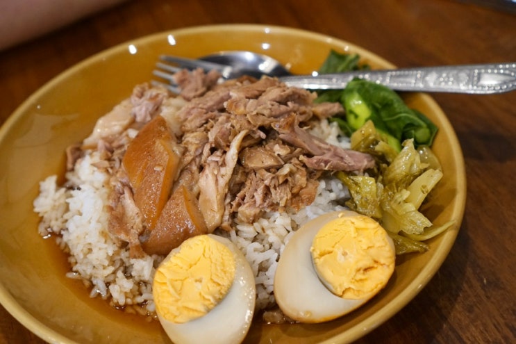 태국 방콕 자유여행 사판탁신역 족발덮밥 맛집 짜런생실롬 말고 새로운 곳을 찾는다면 Nai Mak Trok Soong