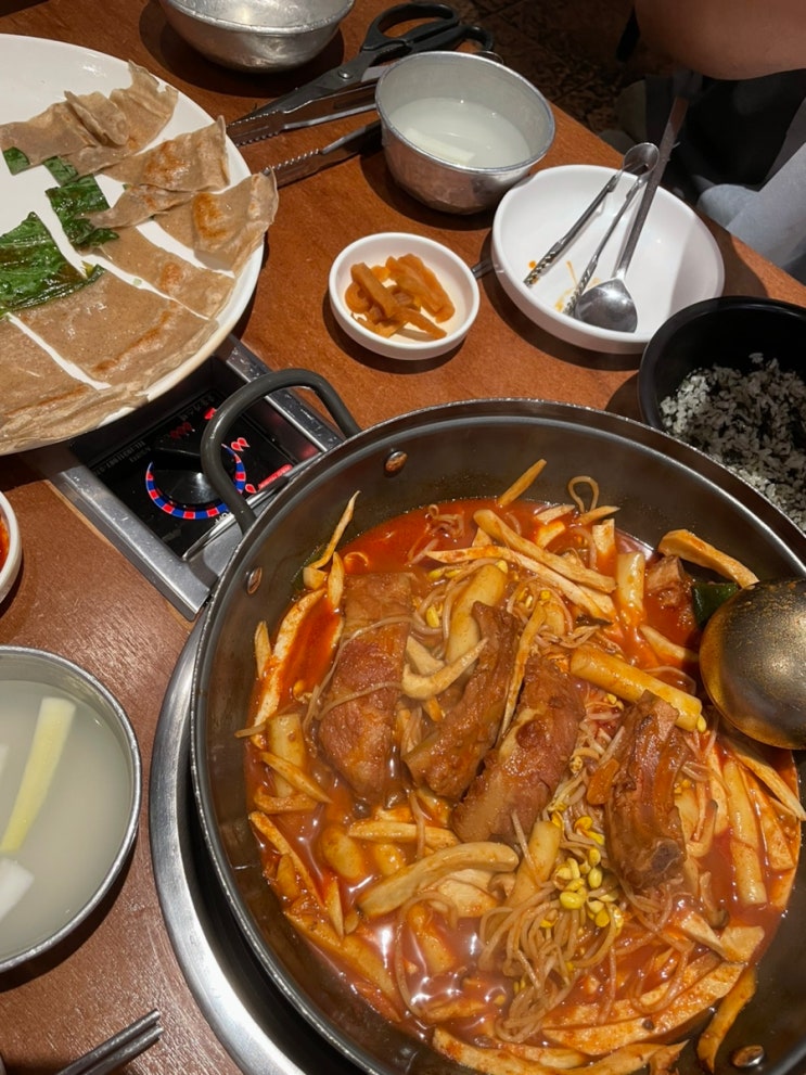 줄서서먹는 신촌 매운등갈비찜맛집 담산 신촌본점 네이버 블로그