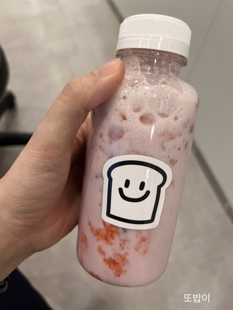 최강야구/모어샌드위치 생딸기우유/비비고만두/유부초밥/토마토/제육볶음/크림브륄레 마카롱/올웨이즈 올팜 : 네이버 블로그