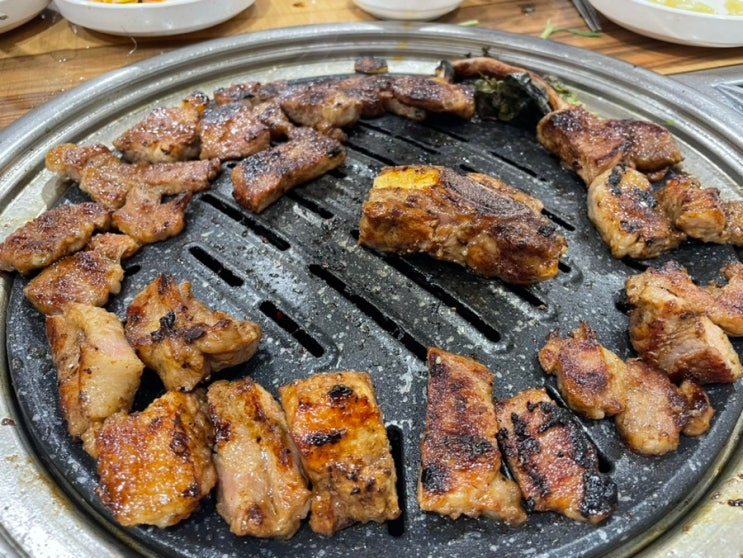 수원 망포역 맛집 고바우 I 회식 장소 추천 지인 모임 추천 돼지고기 숯불갈비 위치 메뉴판 음식 사진 솔직 리뷰