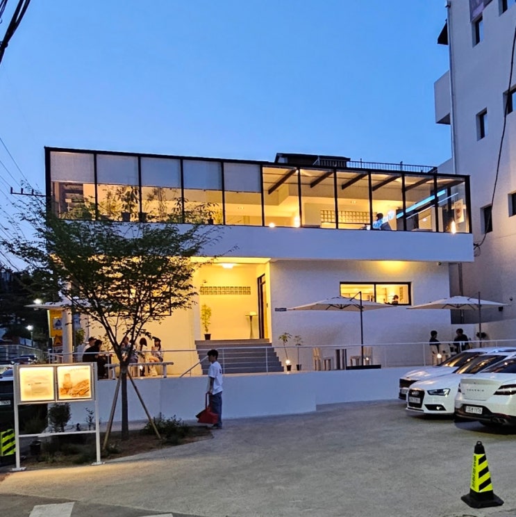범어동 신상 브런치 카페 바게리 백색의 공간으로 개조된 주택 네이버 블로그