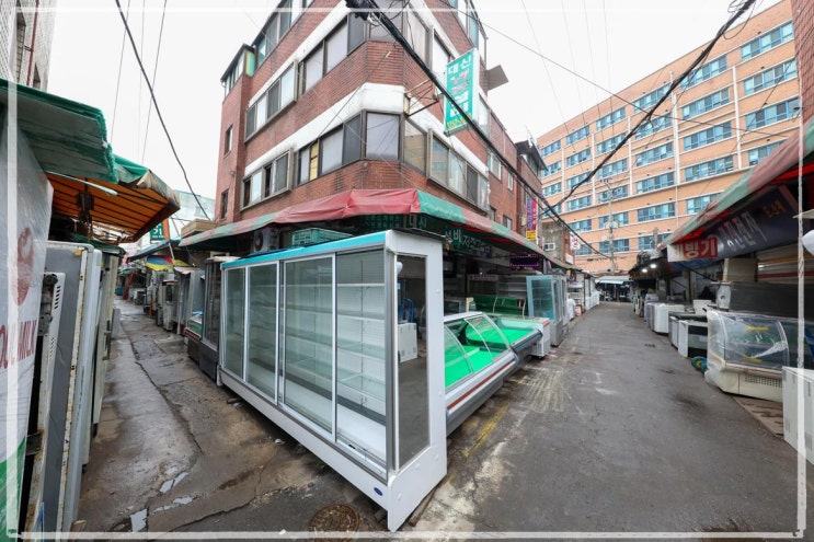 중고 반찬냉장고 대신냉동입니다 사고자 하는 물건이나 팔고자 하는 물건이 있으시면 연락주세요 친절하게 상담해 드립니다
