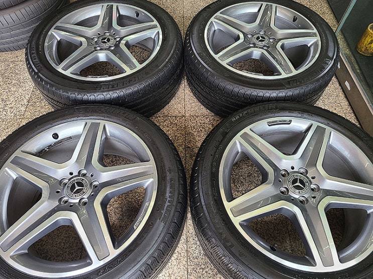 벤츠 W166 GLE AMG팩키지 정품 20인치 휠 타이어 셋트 : 네이버 블로그