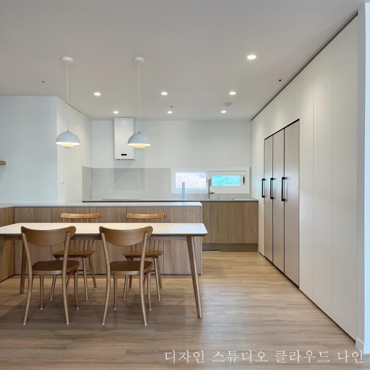 아이들과 함께하는 우드앤 화이트 인테리어 광교웰빙타운호반베르디움 44평a타입 인테리어 클라우드나인 네이버 블로그