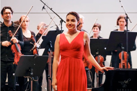 독일의 피아니스트 Olga Scheps - Frédéric Chopin- Piano Concerto No. 1 e-minor 외 ...