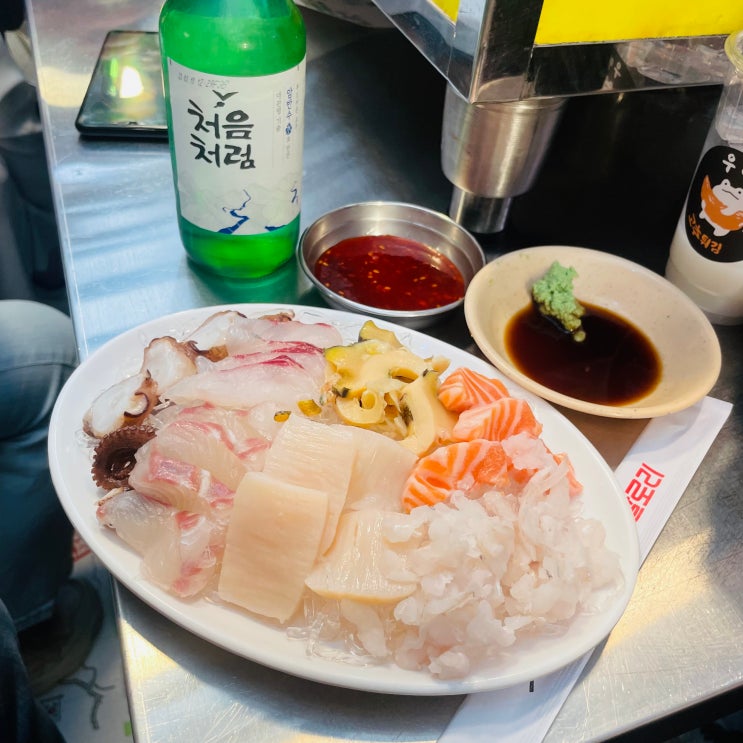 서울 종로 광장시장 맛집 투어 2탄 우이락 광장시장점 고추튀김 막걸리 순대 할머니 종문 횟집 모듬회 은성
