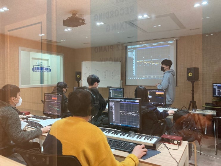 작곡비트메이킹 배우기 참 좋은 미디작곡학원 홍대 비트메이커 뮤직아카데미 네이버 블로그