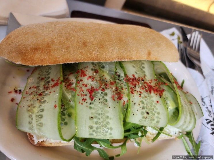 압구정로데오역 카페230429 커피 샌드위치 맛집 애니오케이션 네이버 블로그