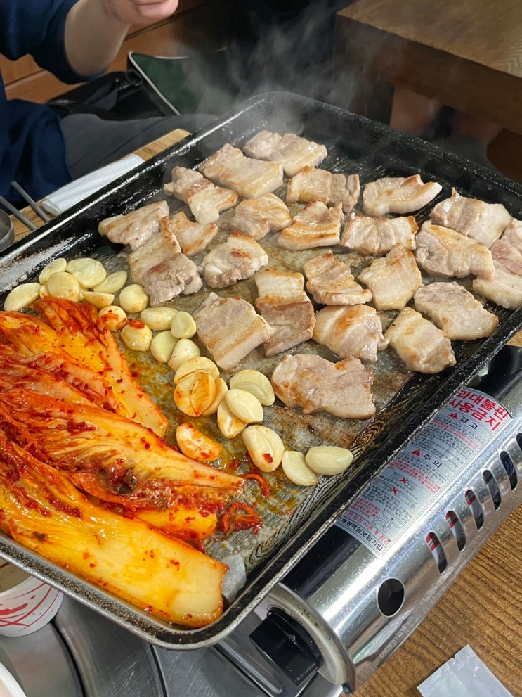 압구정 신사 맛집 완벽한 김치와 삼겹살의 조합 티라미수가 맛있는 카페까지 호남식당 맥코이신사 네이버 블로그