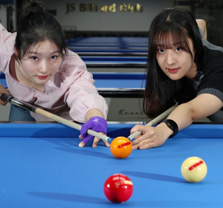 LPBA(여자프로당구) 무대에 도전장을 던진 '무서운 아이들', 국내 아마추어 1·2위 한지은(22)·장가연(19)…"1년 내 우승이 목표" : 네이버 블로그