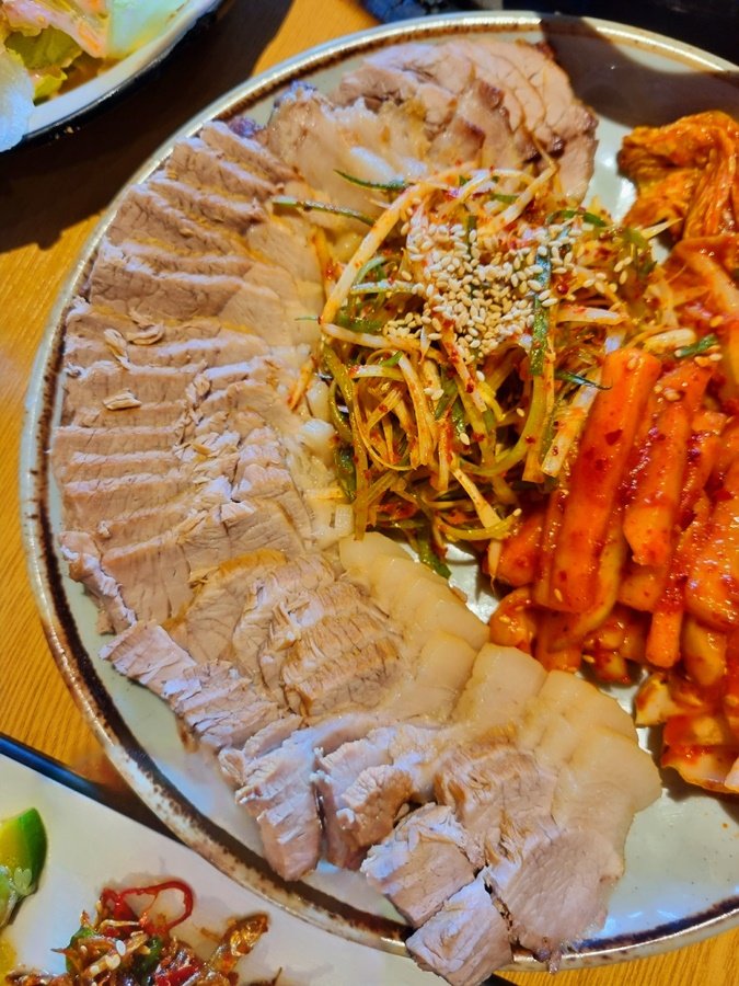 시흥 은계 맛집 생고기김치찜과 보쌈정식이 맛있는 진솥 네이버 블로그