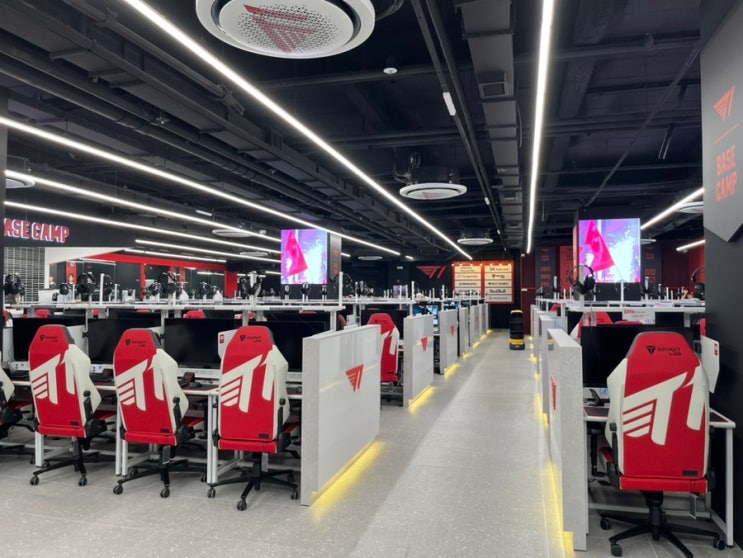 홍대 T1 베이스캠프 방문 후기 :: T1 PC 카페 위치, 매장 요금 등등 T1 Base Camp : 네이버 블로그