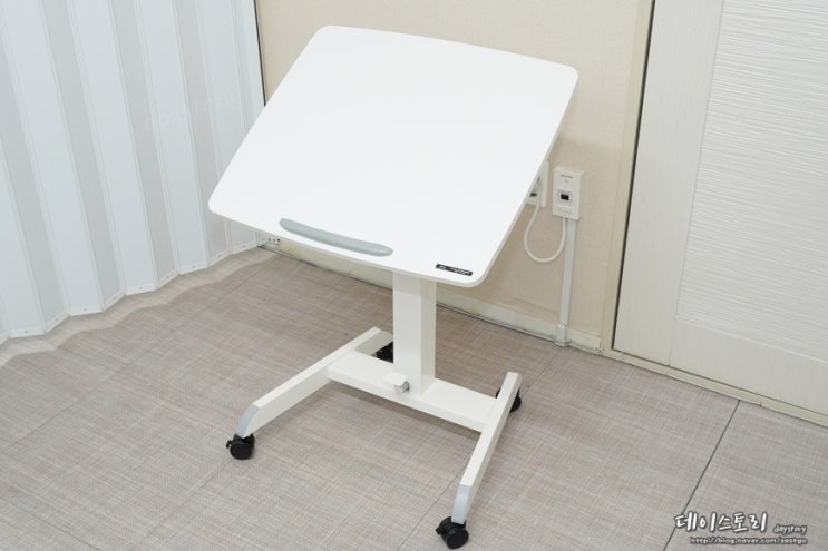 핏쳐 이동식 스탠딩 책상 FMD1 각도 조절로 활용하기 편한 사이드 테이블 : 네이버 블로그
