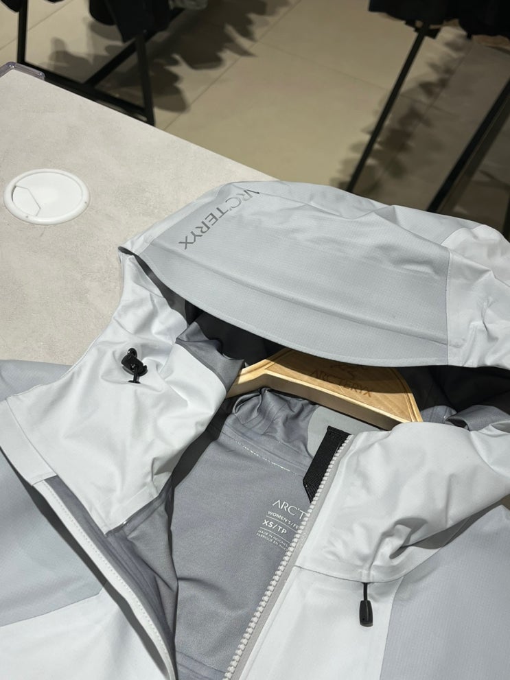콜레 쉘 재킷 여성 (COELLE SHELL JACKET W) : 네이버 블로그