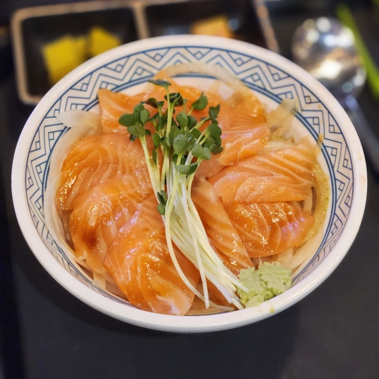 천호 타쿠미 주방 천호 현대 백화점 맛집 타쿠미 주방 연어덮밥 사케동 텐동 영업시간 가격 맛 주차 네이버 블로그