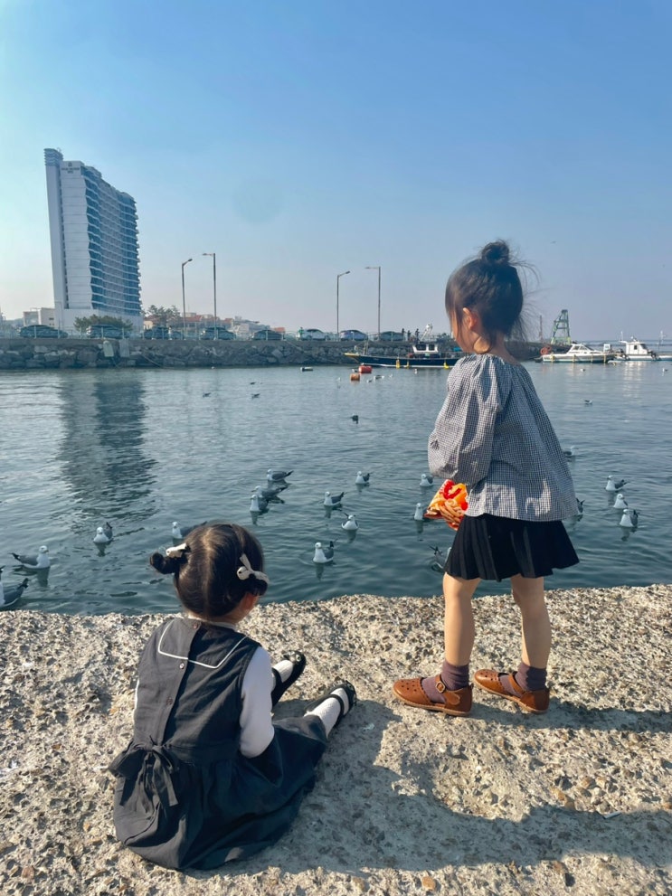 영종도 구읍뱃터 한나절 나들이코스 모래놀이스팟 공유 항구홍게식당 바다앞꼬막집 차덕분 자연도소금빵 등 네이버 블로그