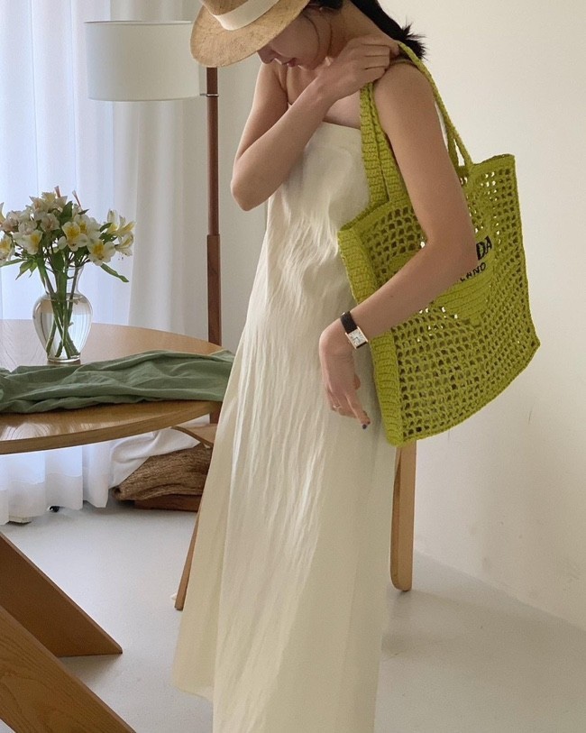 클래식한 디자인에 여성스러운 무드를 더한 엠마 백타이 원피스예요^^ : 네이버 블로그