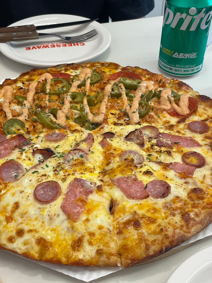 신촌 치즈웨이브 CHEESE WAVE , 신촌역 힙한 피자 맛집 핫치킨 유피피 후기 : 네이버 블로그