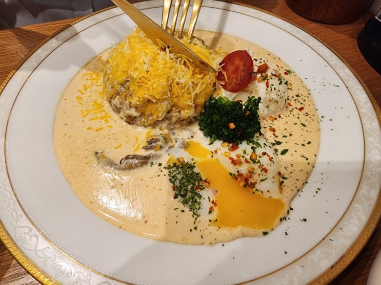 수원 광교 아브뉴프랑 맛집 그렇게함박이된다 눈꽃치즈함박스테이크와 감바스 네이버 블로그