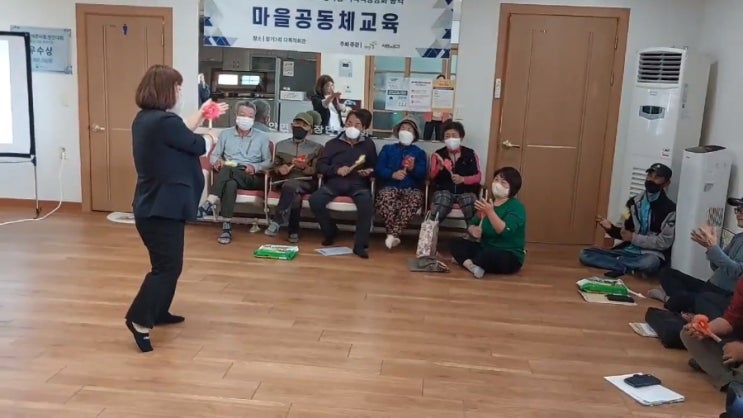 지역역량강화 서산 당진 태안 홍성 뇌건강웃음체조강사 태안군 안면도 창기7리 다목적회관에서 어르신들과 함께하는 뇌건강웃음체조