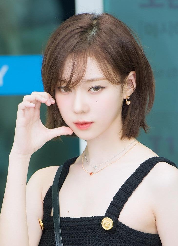 에스파 카리나 윈터 닝닝 지젤 공항패션 속 하트 주얼리와 시계는 쇼파드 네이버 블로그