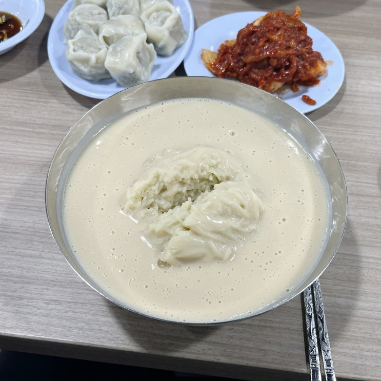 여의도 맛집 진주집 더운 날씨 시원한 콩국수가 생각난다면 방문하는 여의도에서 제일 유명한 여의도백화점여백 지하 만두 콩국수
