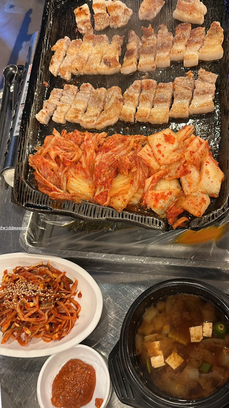 맛집daily 합정역 삼겹살 웨이팅하는 맛집 볶음밥도 필수인 ‘신김치생삼겹살 네이버 블로그