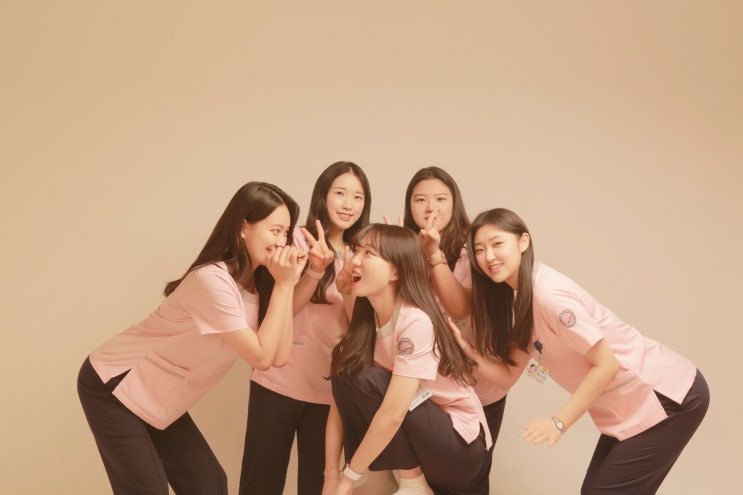 간호우정사진촬영 이쁘고 감성있게 촬영하는 산본사진맛집 원플스튜디오 네이버 블로그