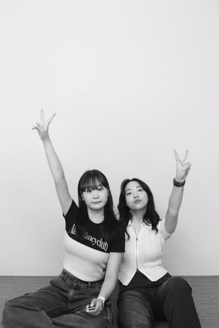 핫플인 곳에서 친구와 추억쌓기 대작전 건대셀프사진관 흑백공간 추천 네이버 블로그