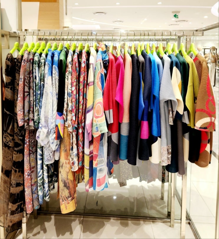 화가 패션디자이너의 5월 말 작품들입니다. : 네이버 블로그