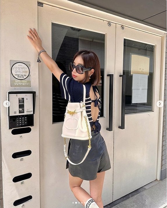 기은세 인스타그램 여름 패션 반팔 니트 치마바지 가방 어디꺼 Dior 디올 네이버 블로그